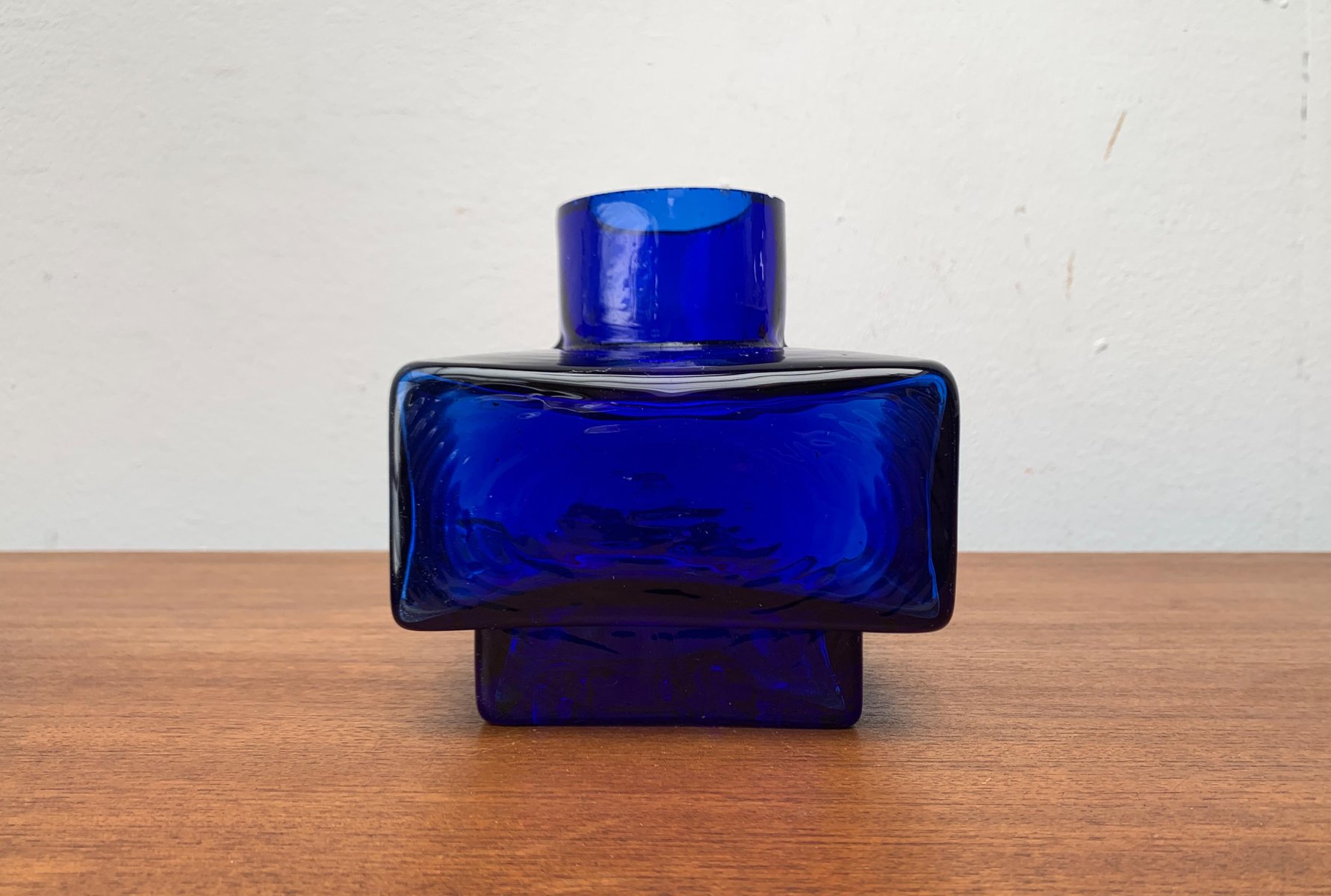 Mid-Century Scandinavian Block Glass Vase, 1960s for sale at Pamono