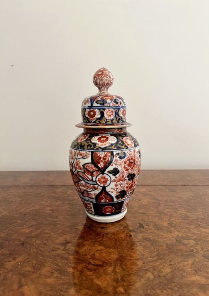 Japanese Imari Lidded Vase, 1900s for sale at Pamono