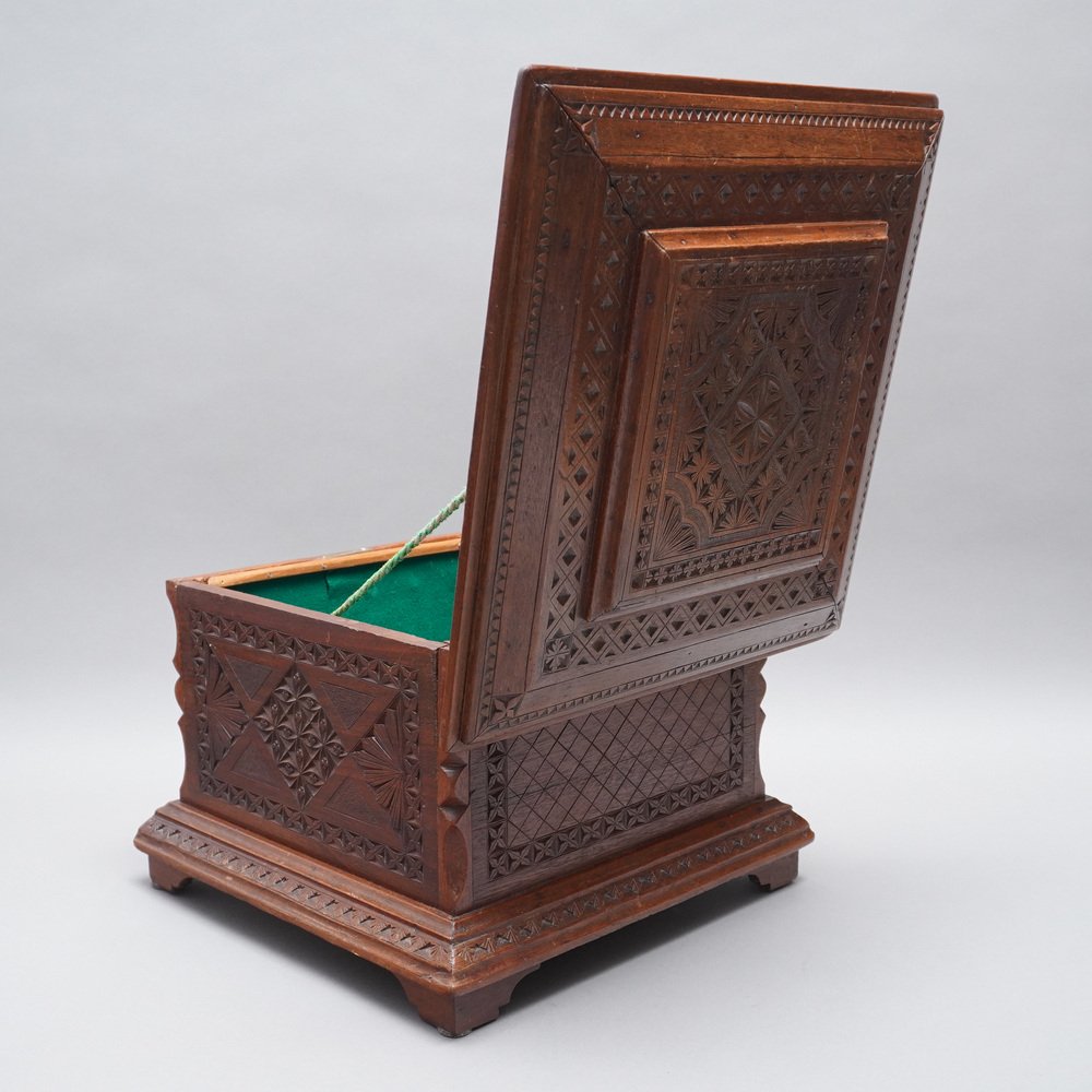 Baroque Wood Chest Cassette Jewelry Box for sale at Pamono