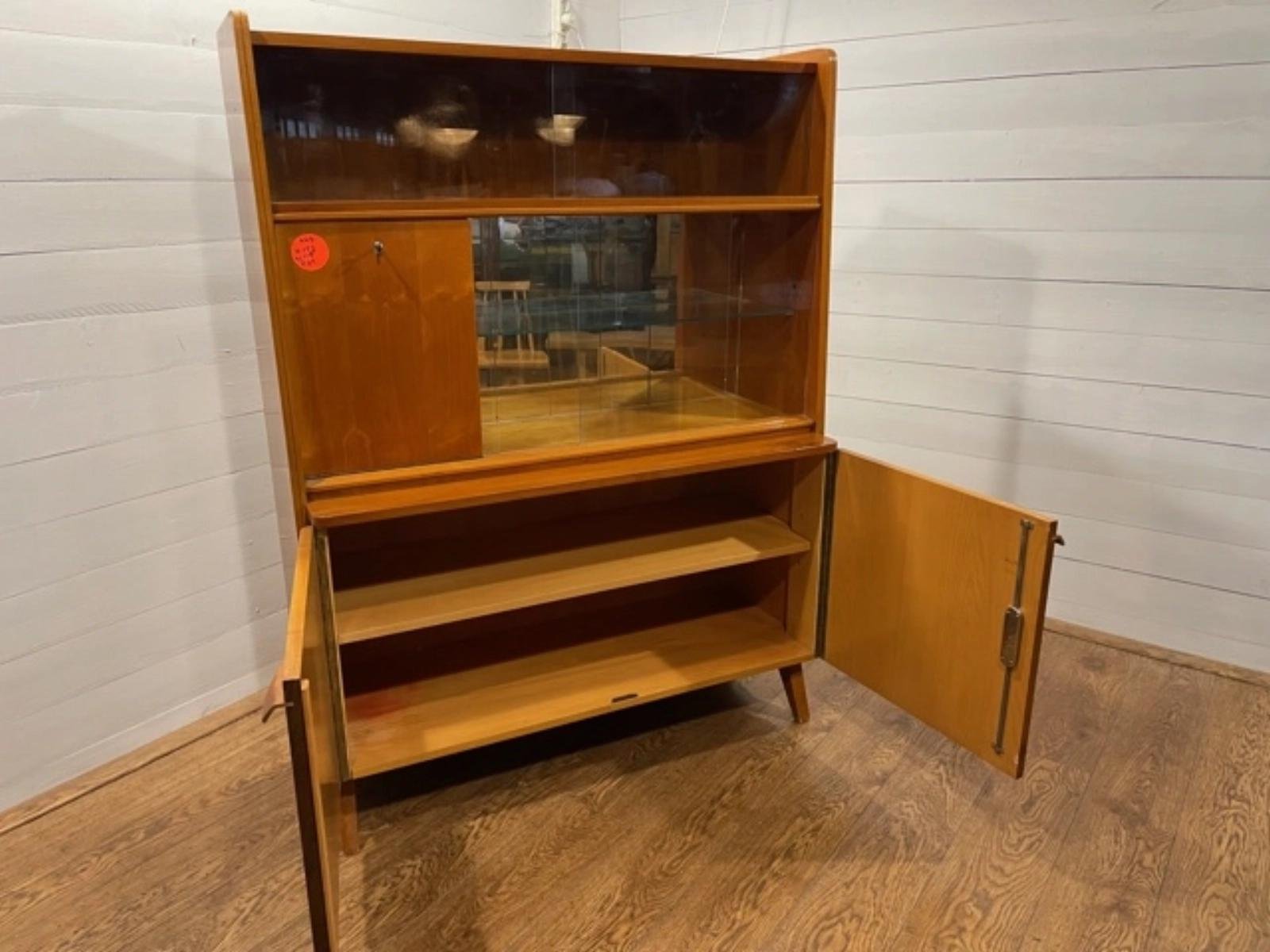 Credenza Mid-Century in noce di František Jirák, anni '60 in vendita su ...
