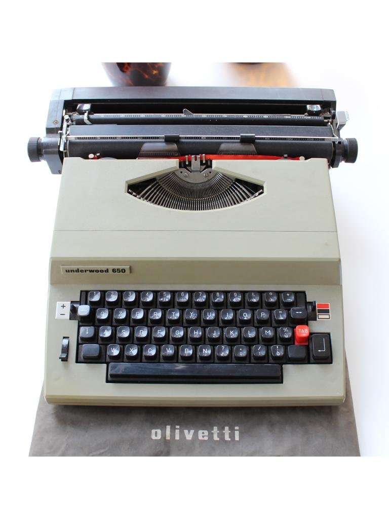 Olivetti Writing Machine, 1970s for sale at Pamono