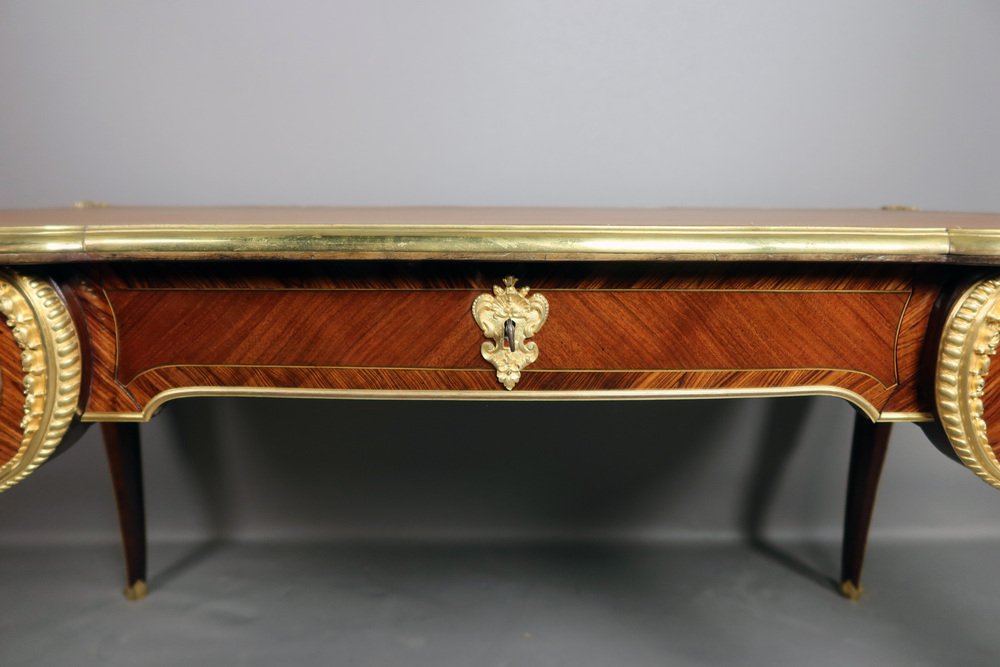 Antique French Louis XV Desk for sale at Pamono