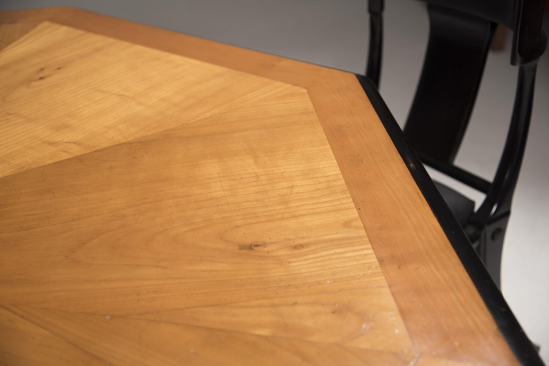 Art Deco Octagonal Cherry Wood Table with Black Borders and Brass Details, 1930s for sale at Pamono