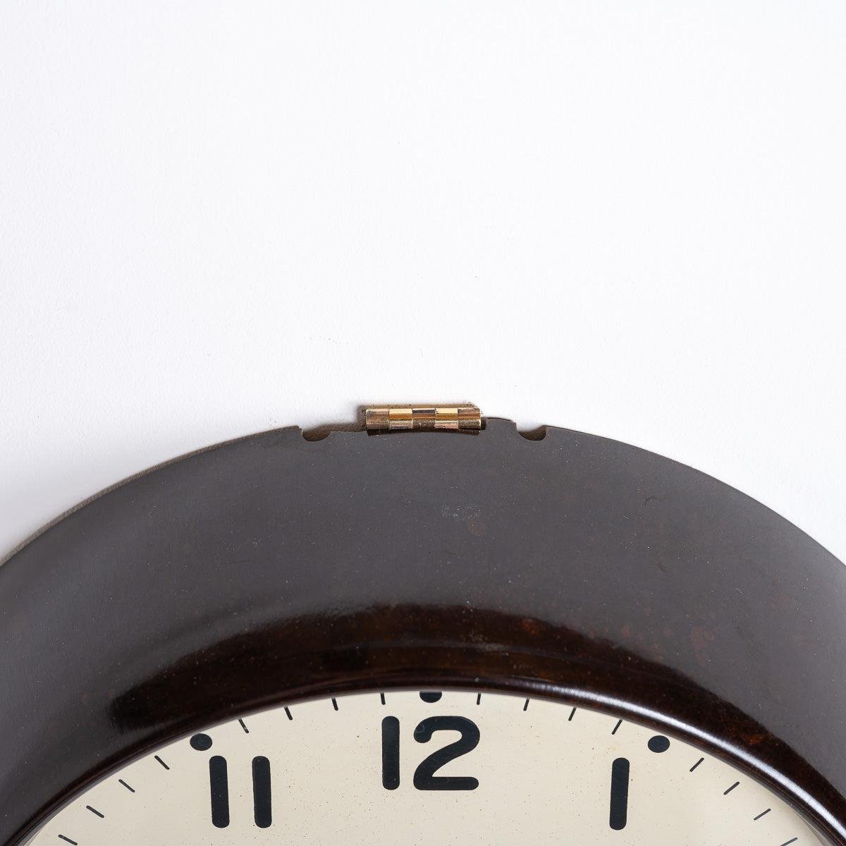 Small Industrial Bakelite Clock by Gents of Leicester for sale at Pamono