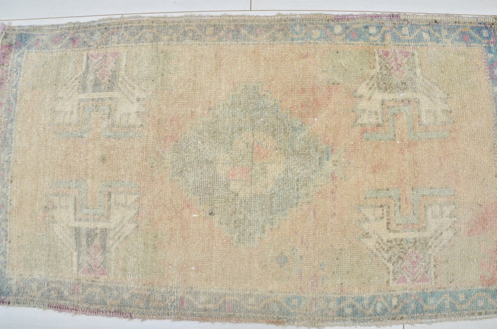 Small Turkish Handmade Rug, 1960s for sale at Pamono