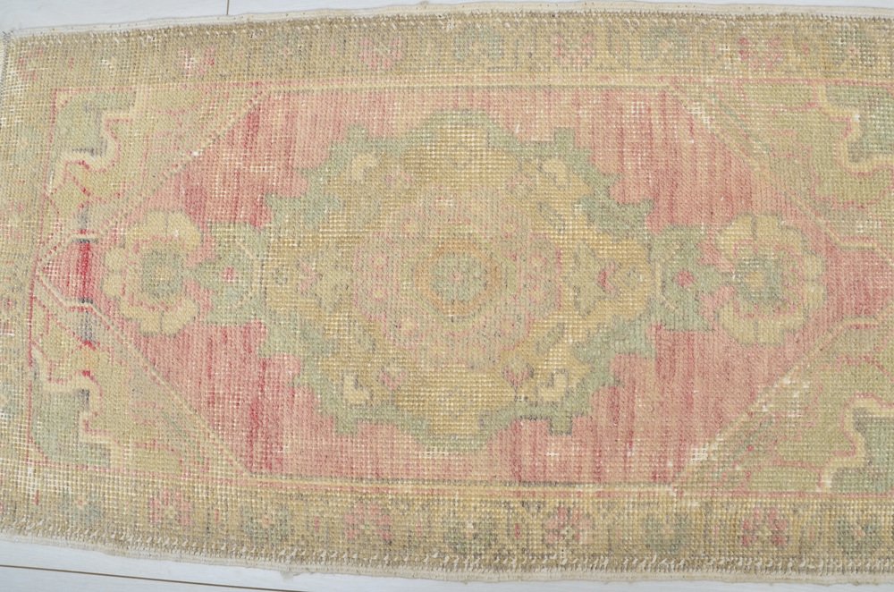 Small Vintage Wool Rug, 1960s for sale at Pamono