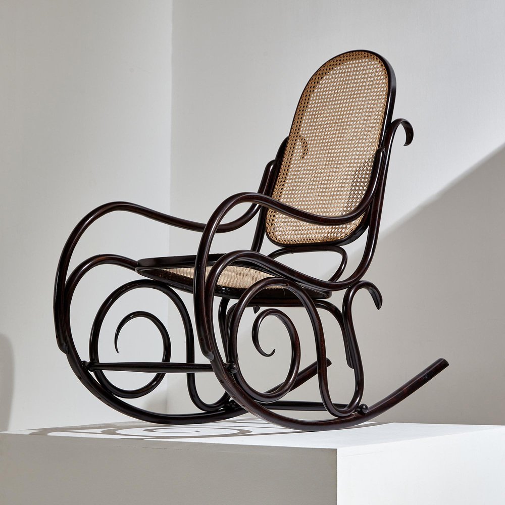 Model 825 Thonet Rocking Chair by Michael Thonet for Thonet, 1970s for ...