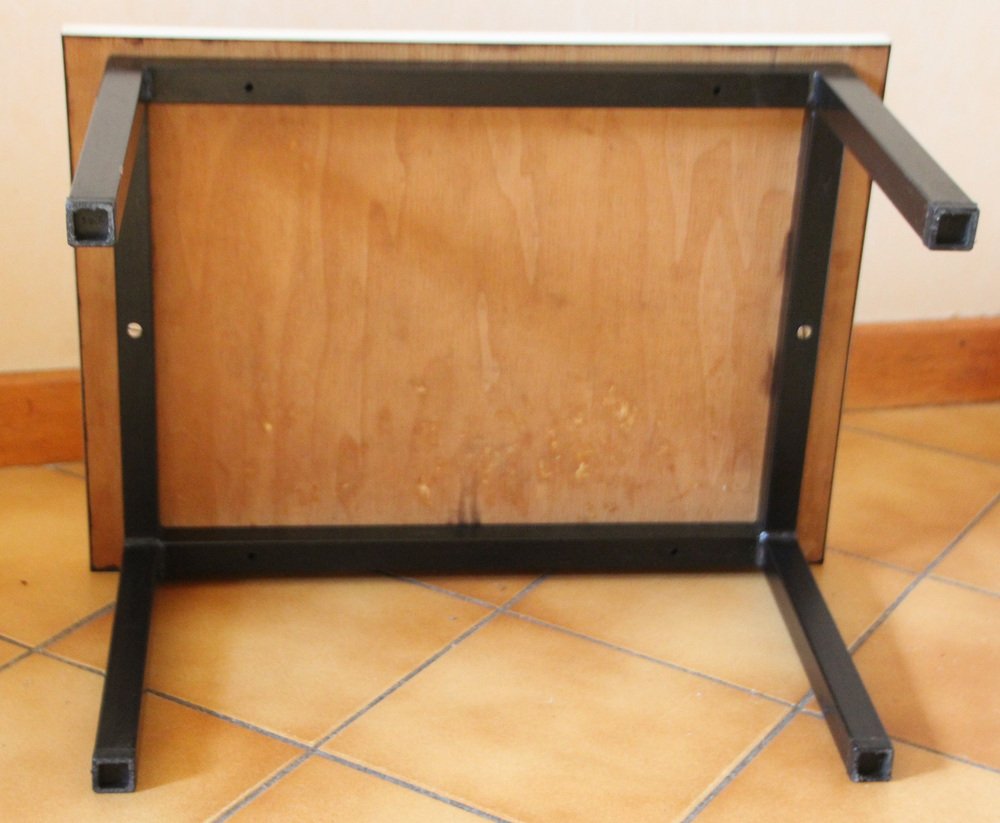 Small Formica White Coffee Table, 1970s for sale at Pamono