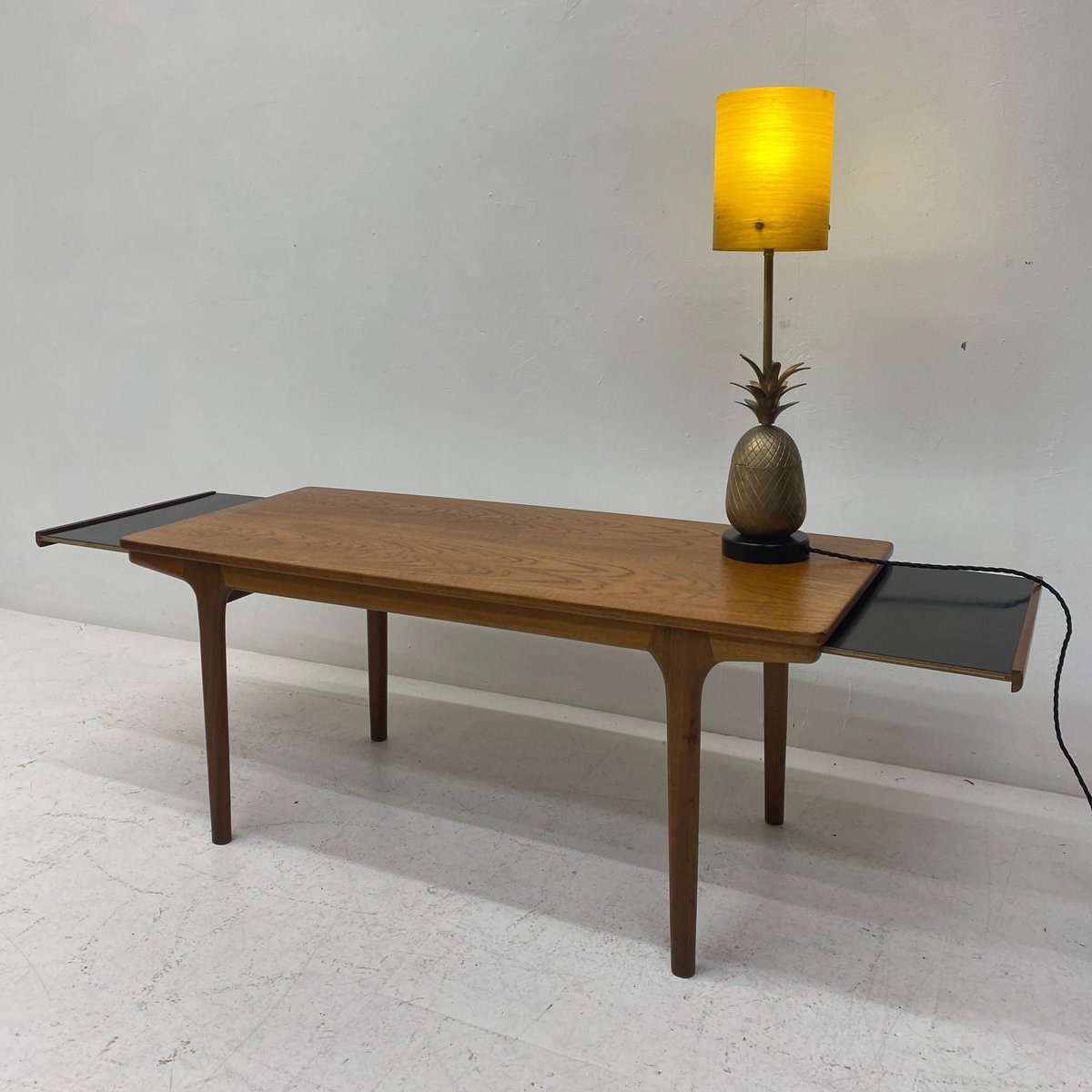 Coffee Table Extendable from McIntosh, 1960s for sale at Pamono