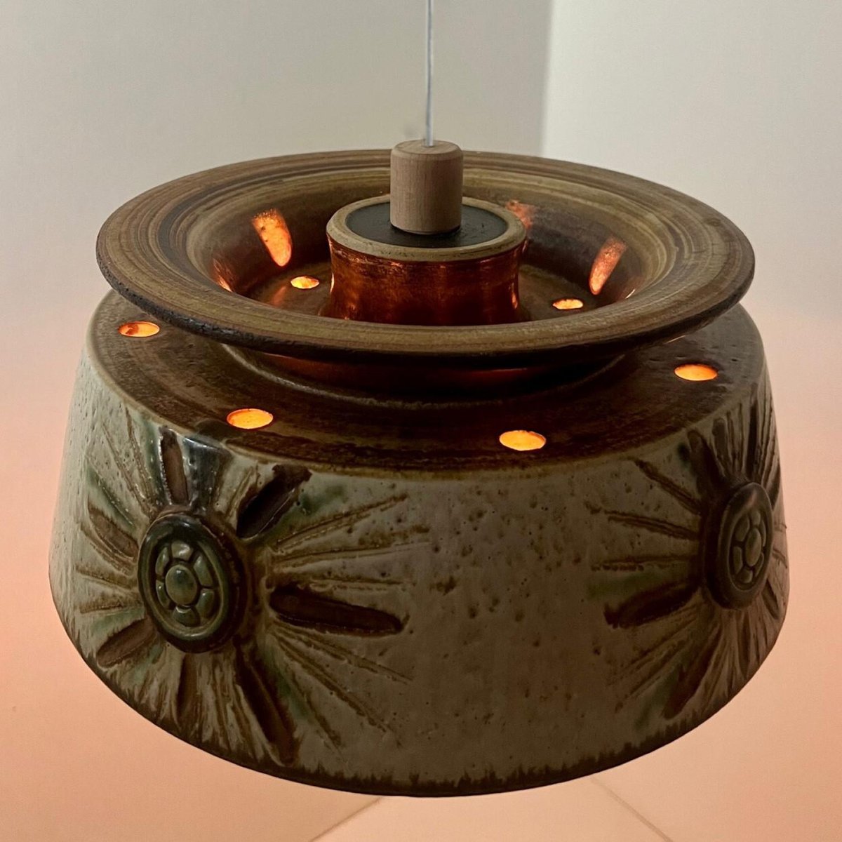 Axella Keramik Hängelampe aus taupegrüner Keramik, Dänemark, 1970er bei ...