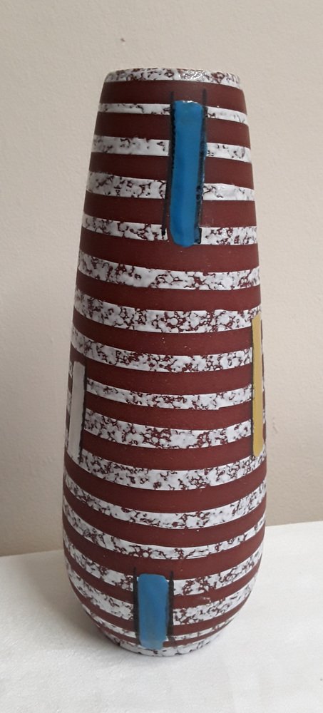 Deutsche Mid-Century Keramikvase mit rotbraunen Scherben, White Line ...