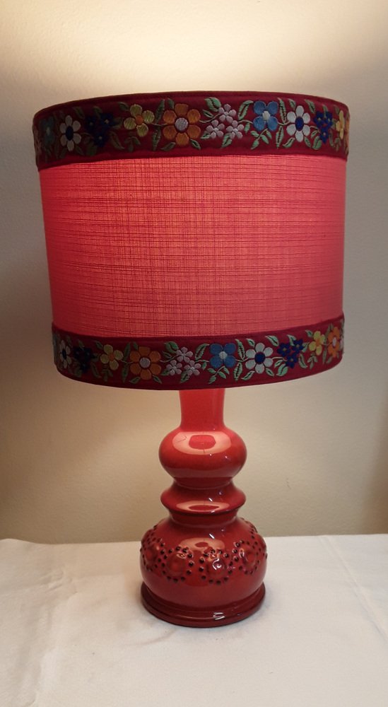 German Table Lamp with Red Patterned Ceramic Foot and Red Fabric Shade ...