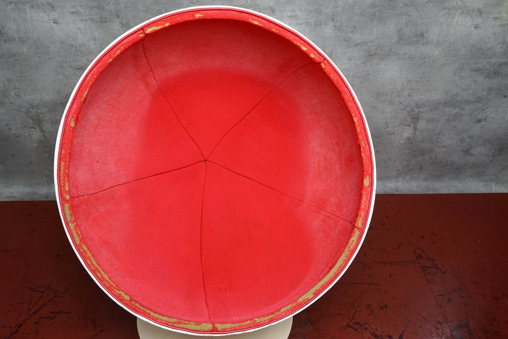 Vintage White Ball Chair with Aluminium Foot attributed to Eero Aarnio ...