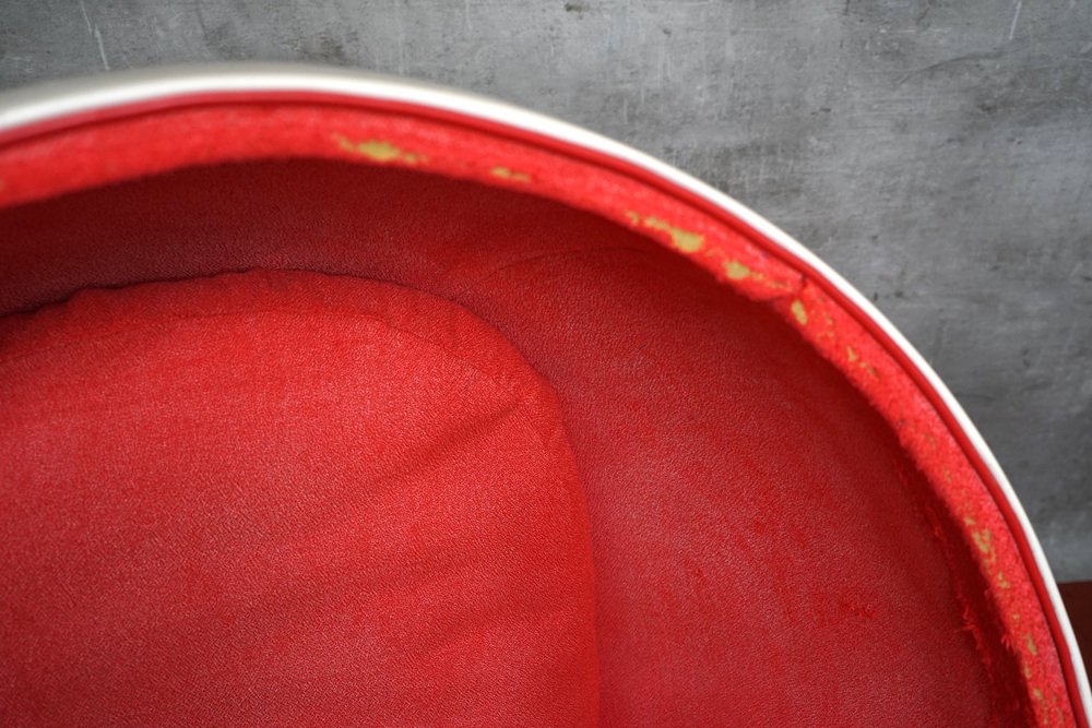 Vintage White Ball Chair with Aluminium Foot attributed to Eero Aarnio ...