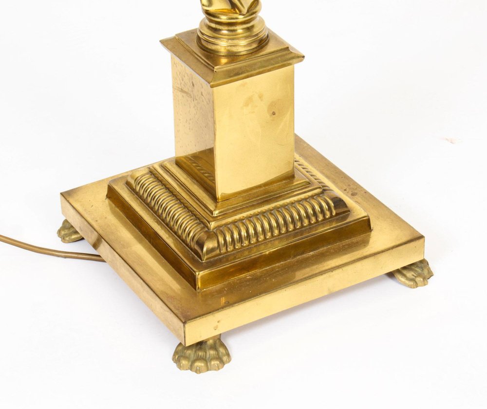 Antike viktorianische Messing Stehlampen mit korinthischen Säulen, Ende ...