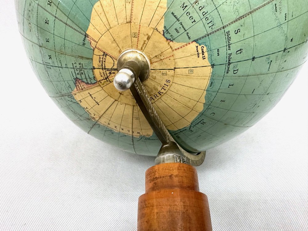 Art Deco Mangs New World Globe, 1936 for sale at Pamono