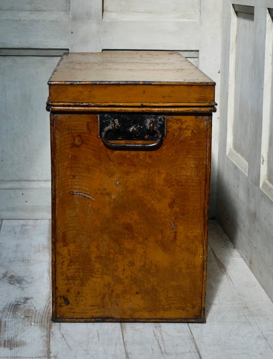 Victorian Metal Deed Box, 1880s for sale at Pamono