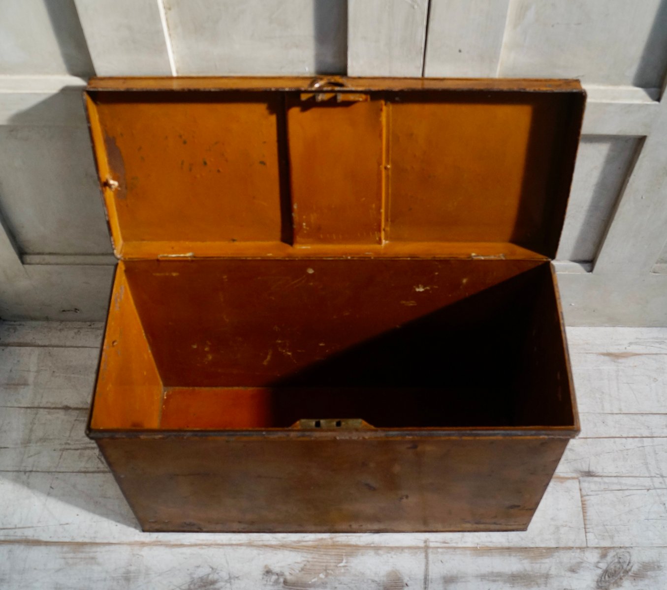 Victorian Metal Deed Box, 1880s for sale at Pamono