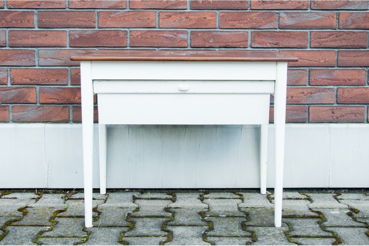 Scandinavian Side Table, 1930s for sale at Pamono