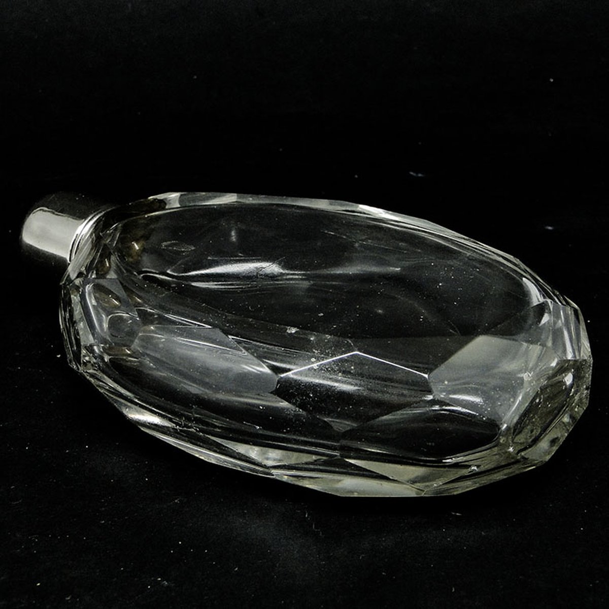 Art Deco Crystal Flask, France, 1930s for sale at Pamono