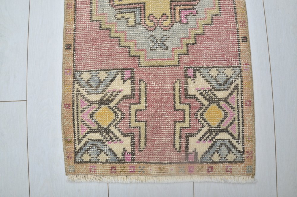Turkish Wool Rug, 1960s for sale at Pamono