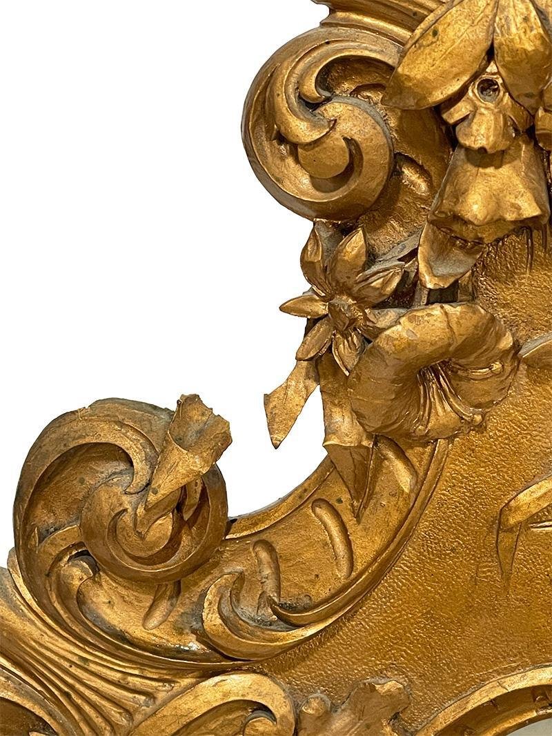 19th Century Noble Gilt Wooden Family Photo Frame for sale at Pamono