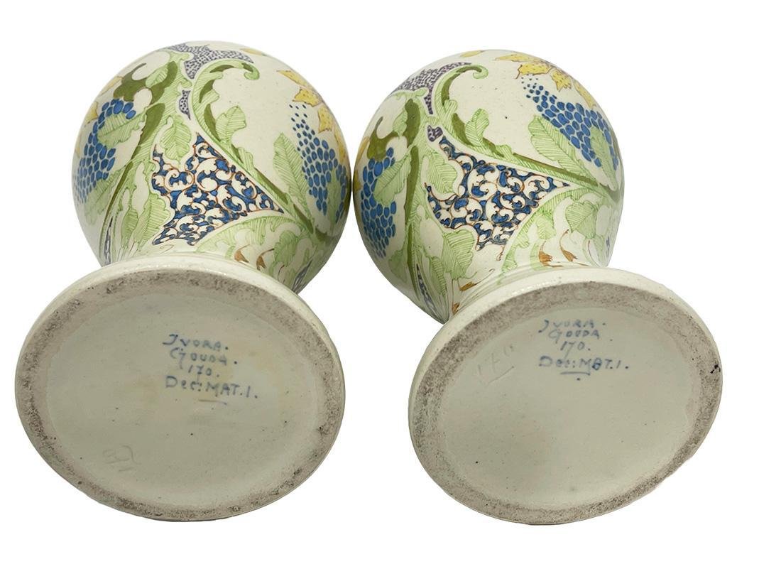 Niederländische Deckelvasen von Ivora Gouda Pottery, 1915, 2er Set bei ...