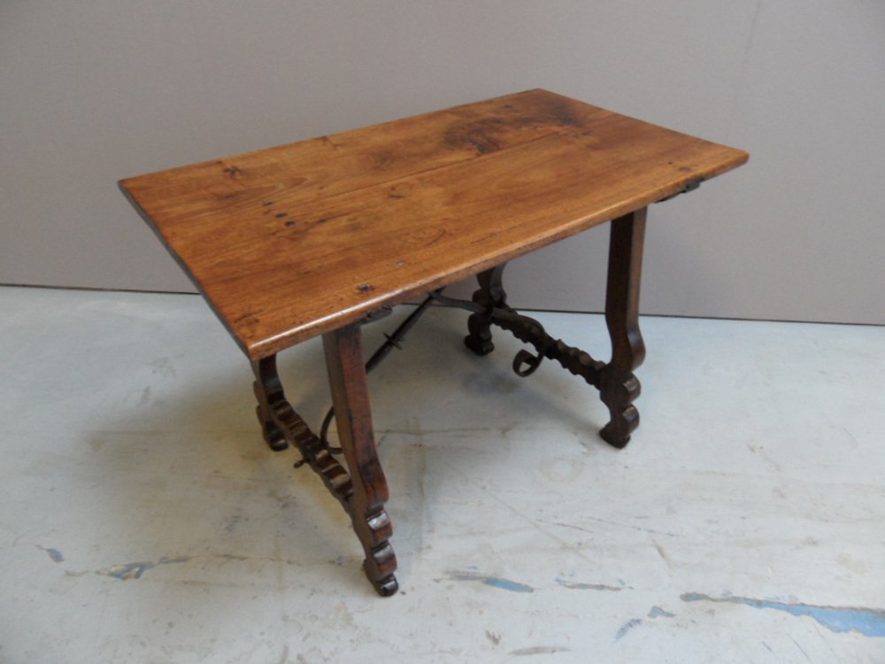 Antique Spanish Sidetable for sale at Pamono