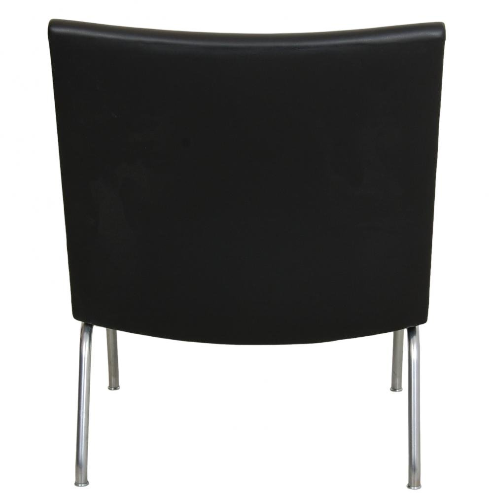 AP-40 Lounge Chair in Black Leather by Hans Wegner, 1990s for sale at ...