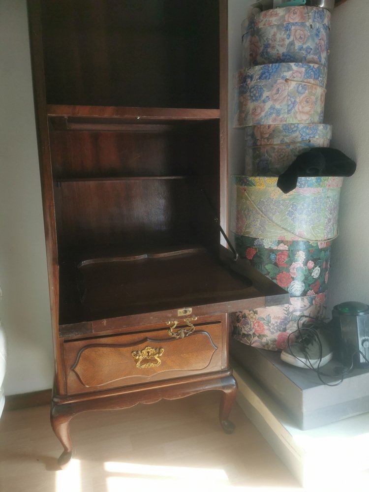 Small Queen Anne Cabinet, 1950s for sale at Pamono