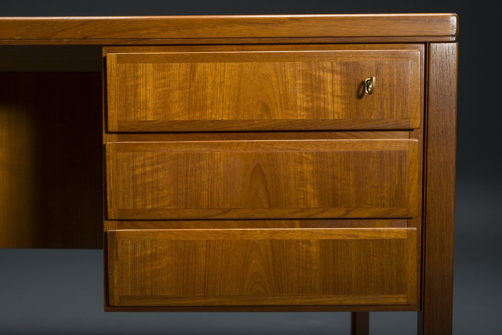 Vintage 77 Executive Desk by Gunni Omann for Omann Jun, 1960s for sale ...