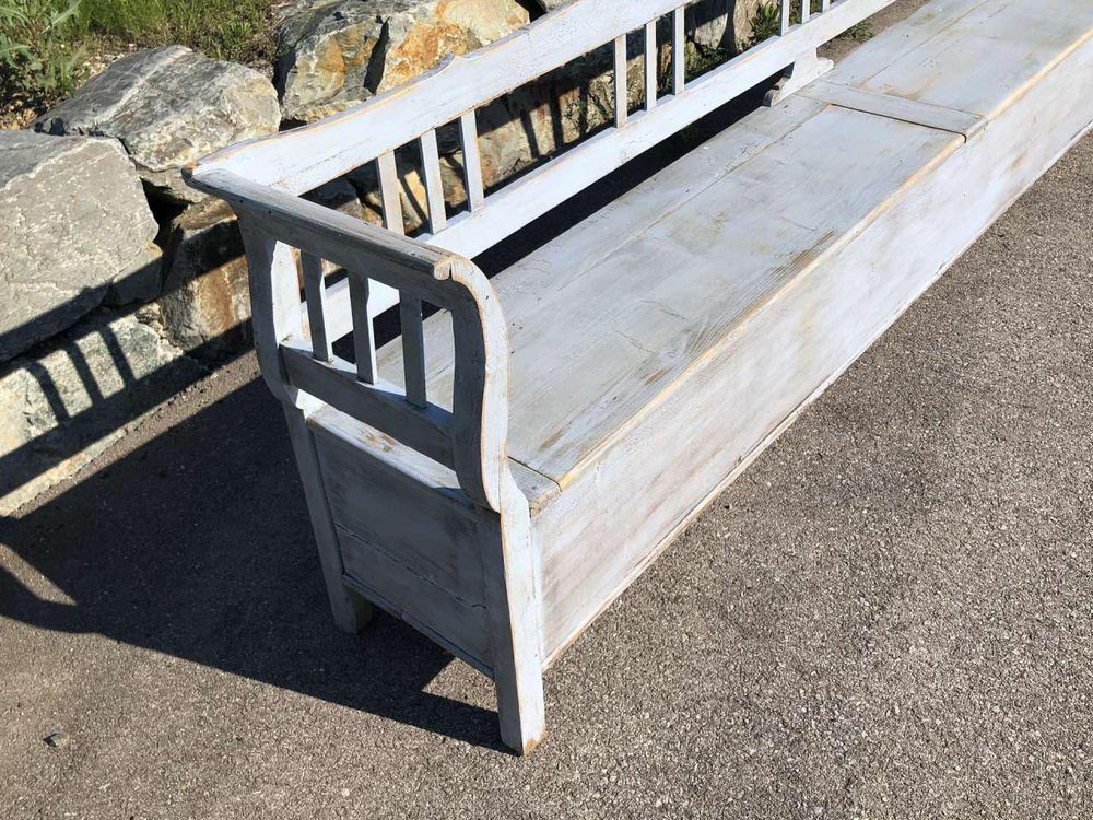 Provincial Rustic Chest Bank for sale at Pamono