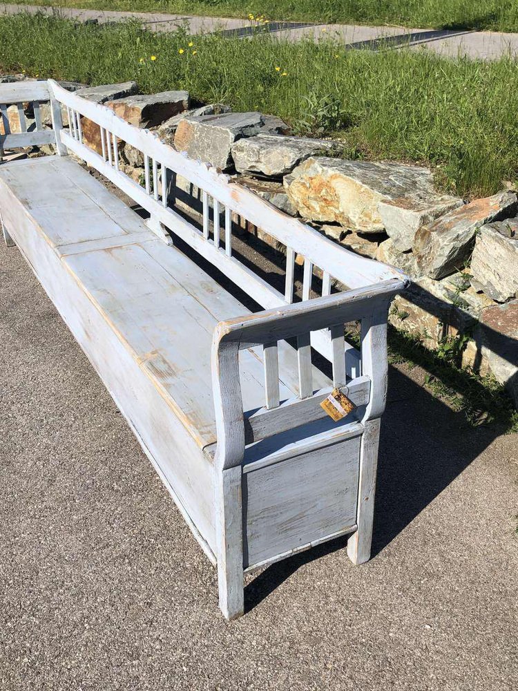 Provincial Rustic Chest Bank for sale at Pamono