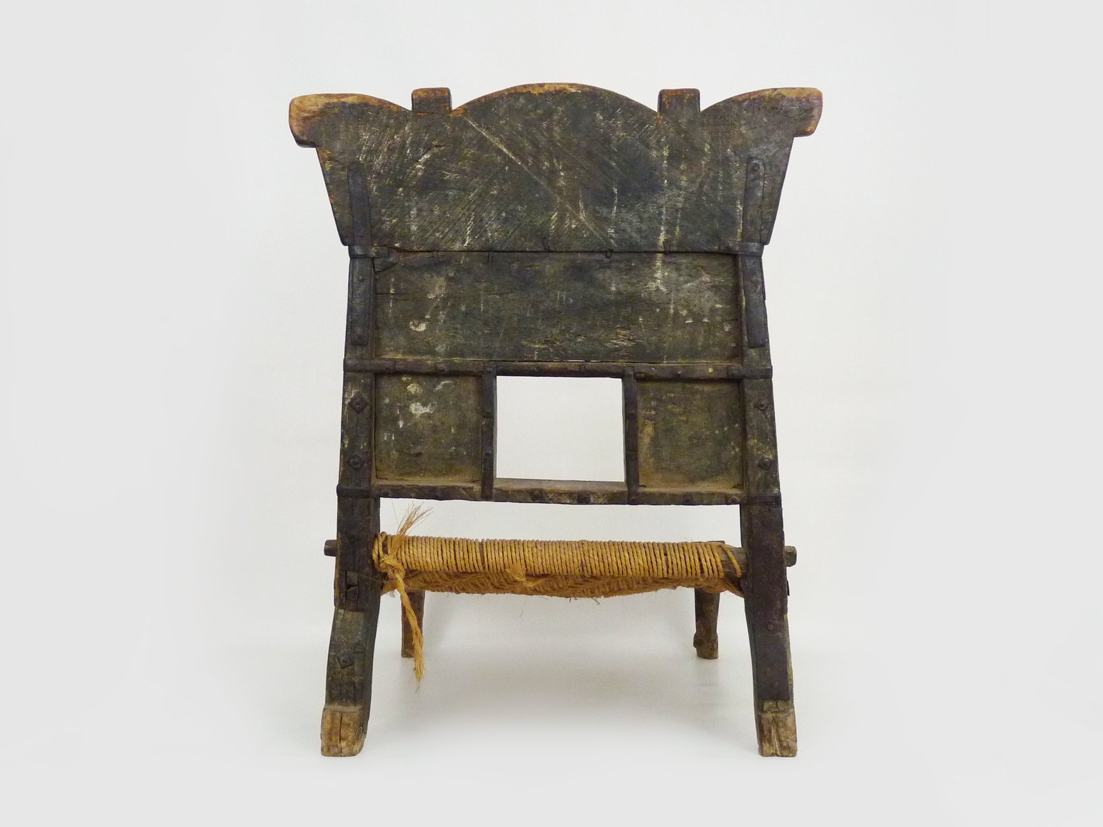 Traditional Pidha Chair in Carved Wood, 1920s for sale at Pamono