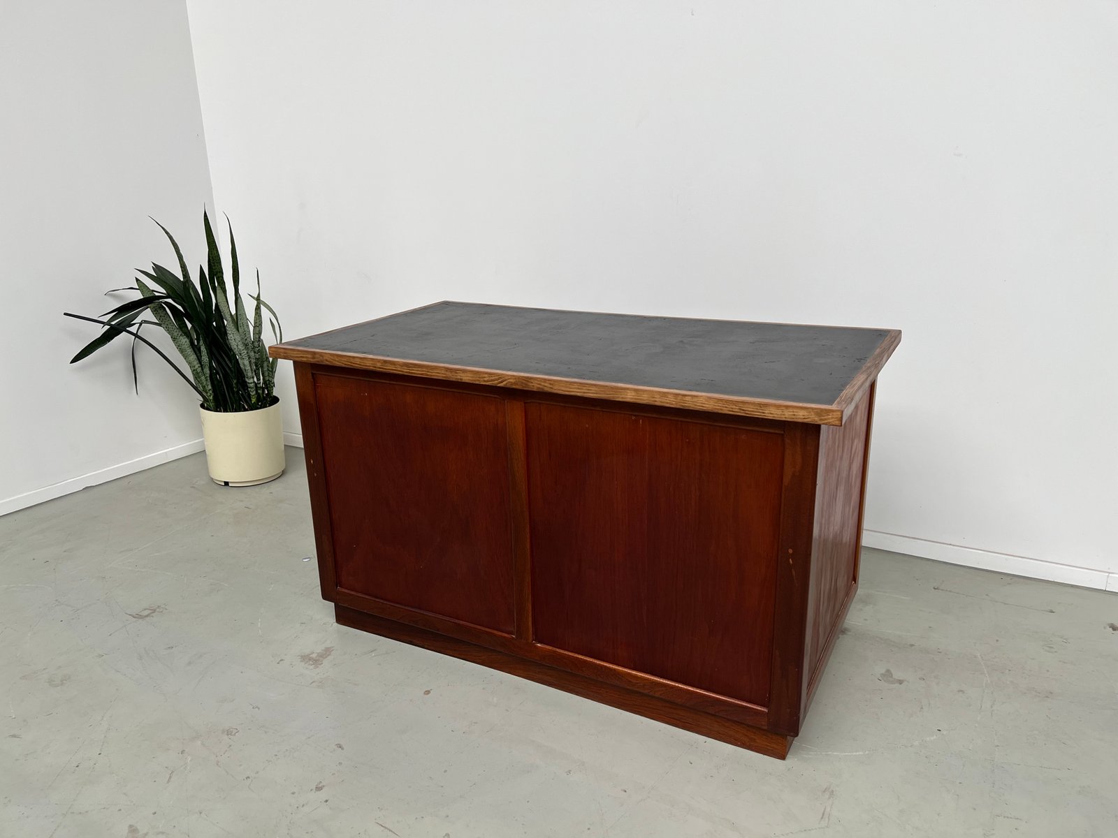 Mid-Century Wooden Counter, 1950s for sale at Pamono