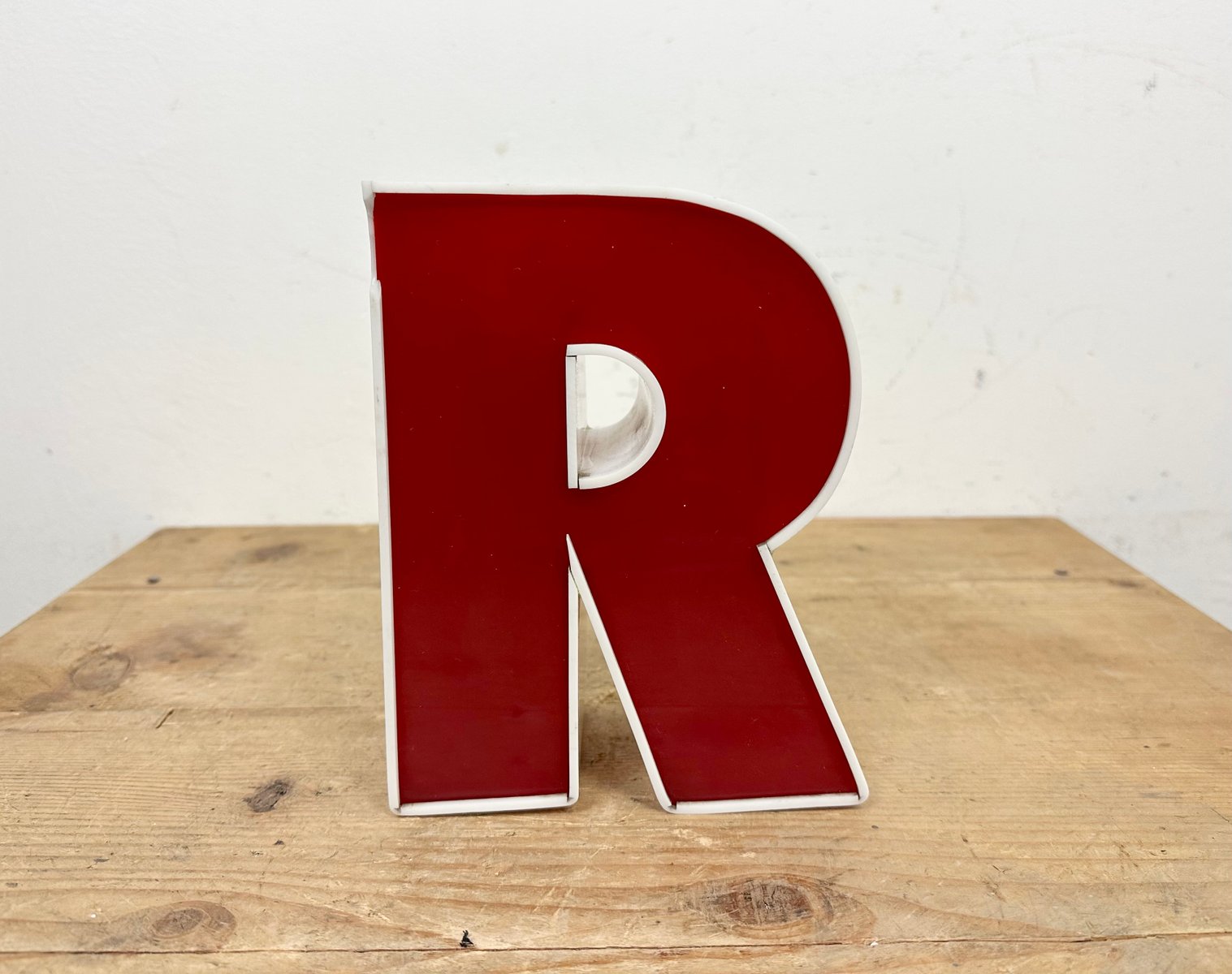 Vintage Red Facade Letter R, 1970s for sale at Pamono