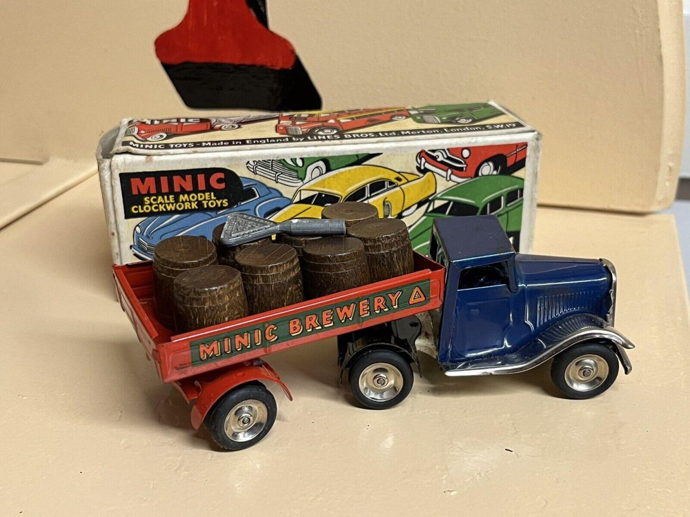 Minic Boxed Clockwork Brauereiwagen von Tri-ang bei Pamono kaufen