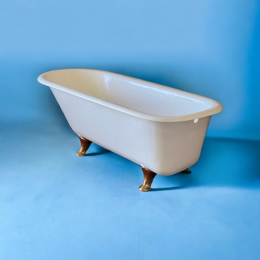 Iron Bathtub with Golden Legs for sale at Pamono