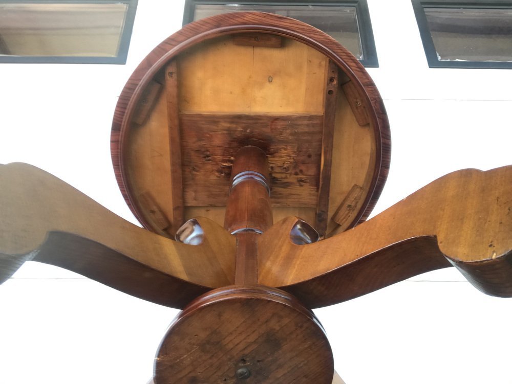 Round Ash Side Table, 1920s for sale at Pamono