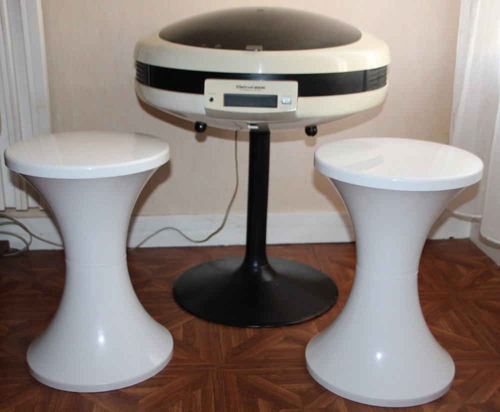 Weiße Space Age Hocker aus Kunststoff, 1990, 2er Set bei Pamono kaufen