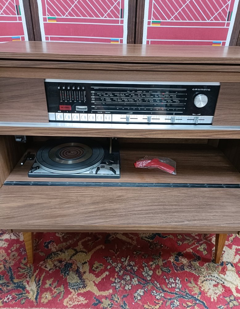 Hifi Cabinet FM Stereo Tuner and Dual 1211 Vinyl Plate from Grundig ...