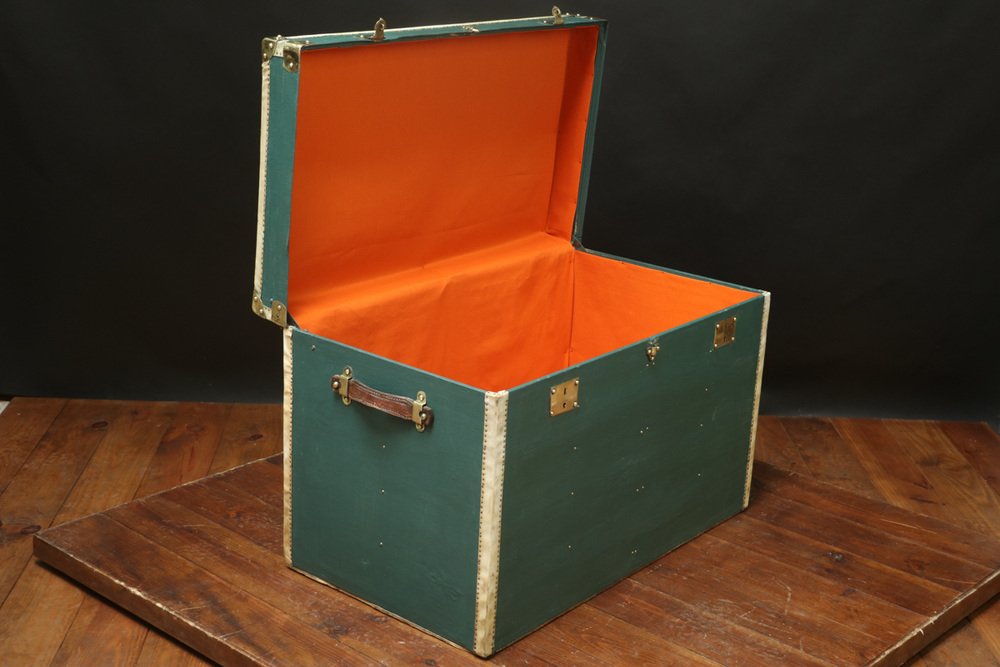 Vintage Green Mail Trunk for sale at Pamono