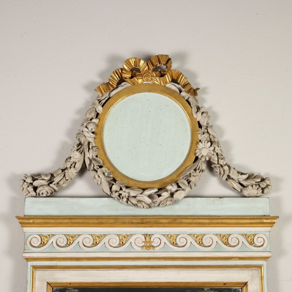 Neoclassical Mirror in Carved Wood, Italy, 18th Century for sale at Pamono