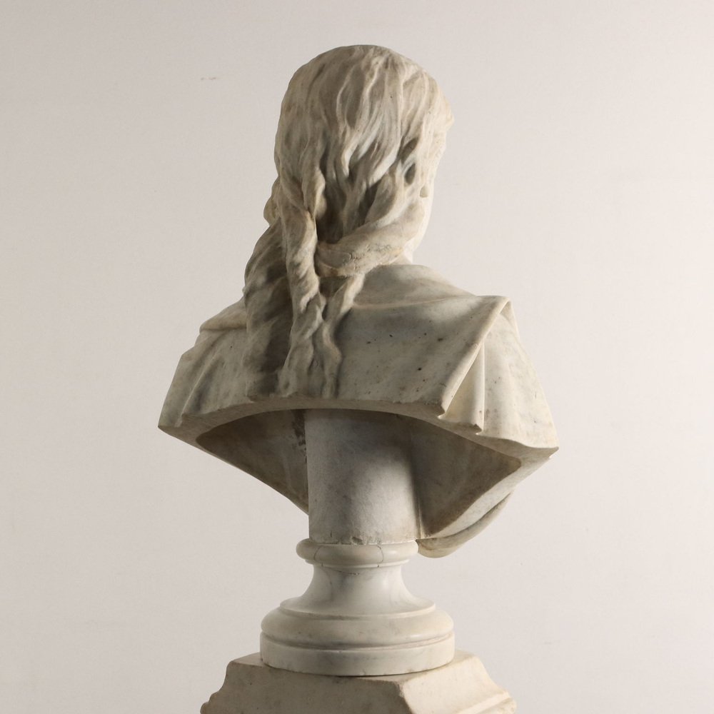 Art Nouveau Column Female Bust in White Marble for sale at Pamono