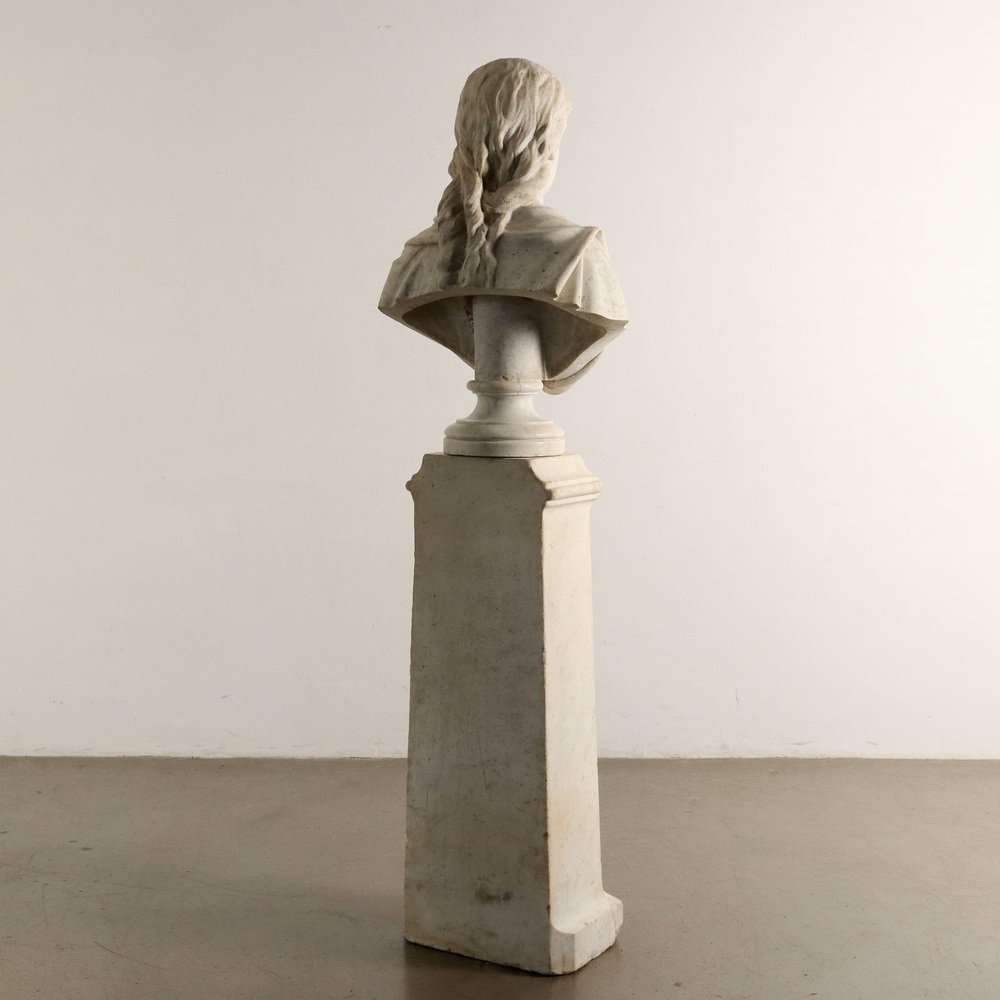 Art Nouveau Column Female Bust in White Marble for sale at Pamono