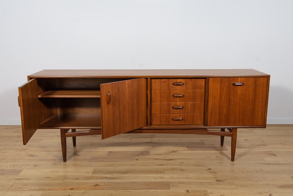Mid-Century Model 4058 Sideboard by Victor Wilkins for G-Plan, 1960s ...