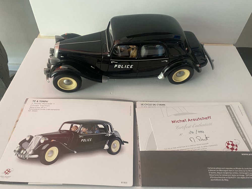 ARW01 Tif & Tondu Model Car for sale at Pamono