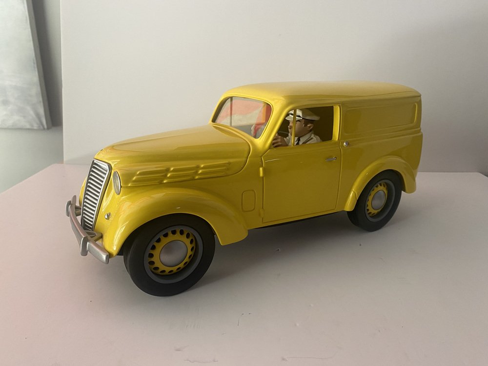 ART104 Gil Jourdan Model Car for sale at Pamono