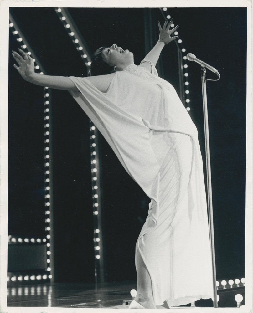 Liza Minnelli, Stage Picture, Photograph for sale at Pamono