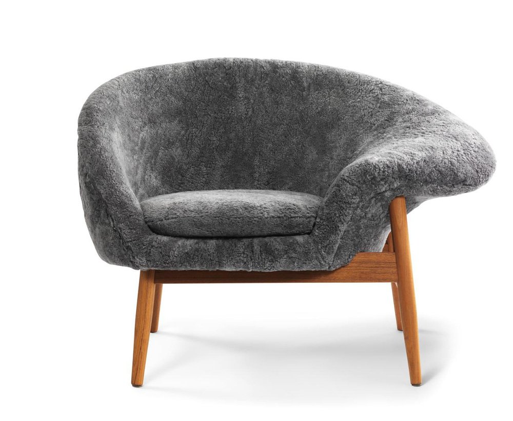 Fried Egg Right Lounge Chair in Grey Sheepskin by Warm Nordic for sale ...